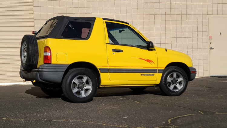 #379 - 2003 Chevrolet Tracker Convertible | MAG Auctions