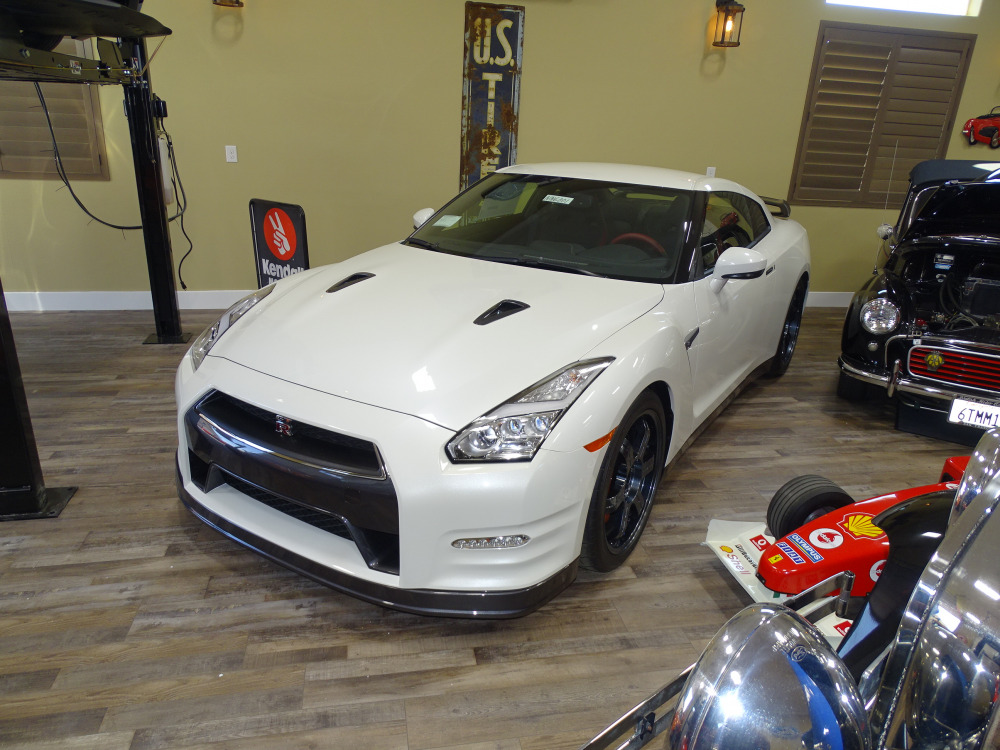 #S230 - 2016 Nissan GTR | MAG Auctions