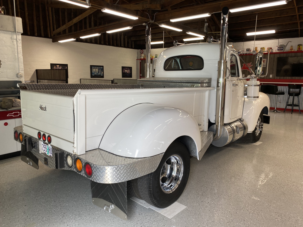 #433 - 1958 Mack B61 Truck | MAG Auctions