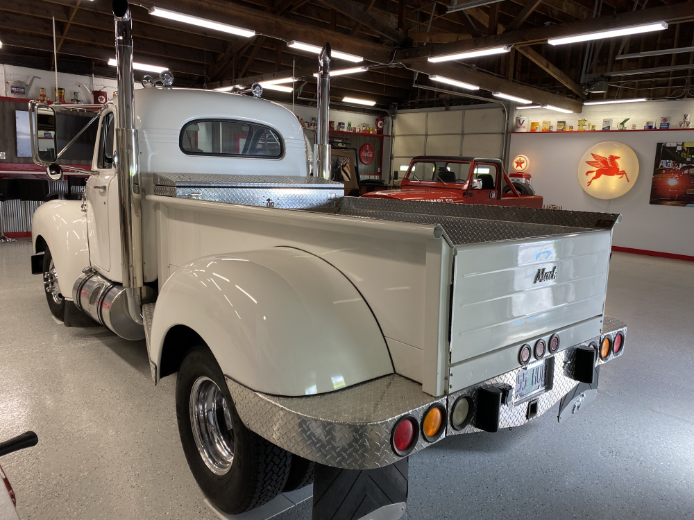 #433 - 1958 Mack B61 Truck | MAG Auctions