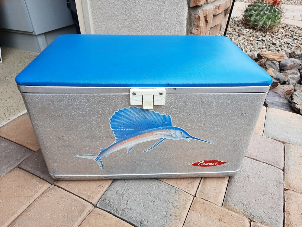 #M102 - Original sailfish cooler | MAG Auctions