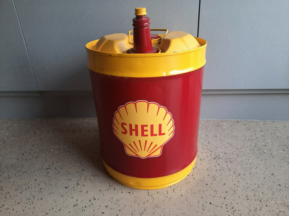 #M108 - Restored shell gas can | MAG Auctions
