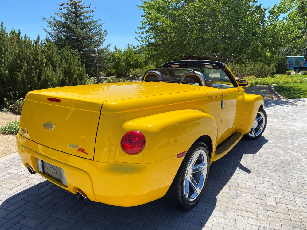 #384 - 2005 Chevrolet SSR Hard top Convertable | MAG Auctions
