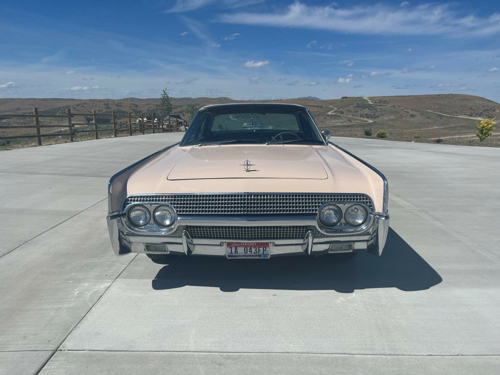 #195 - 1961 Lincoln Continental 4 door sedan | MAG Auctions