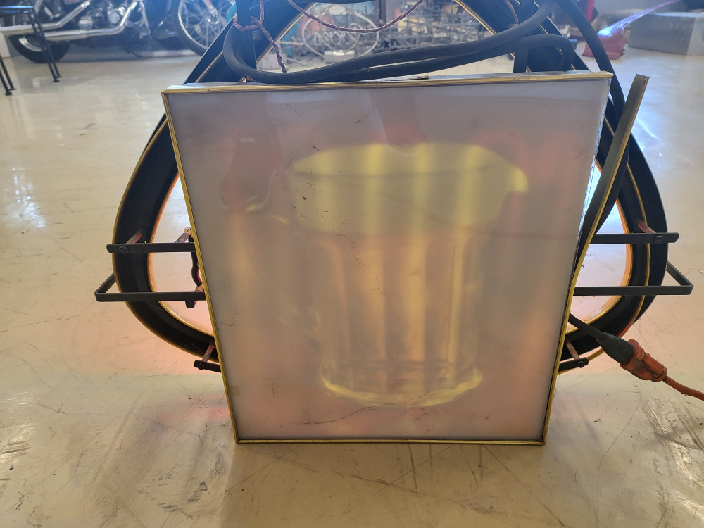 #M169 - Heidelberg On Tap Neon Lighted sign | MAG Auctions
