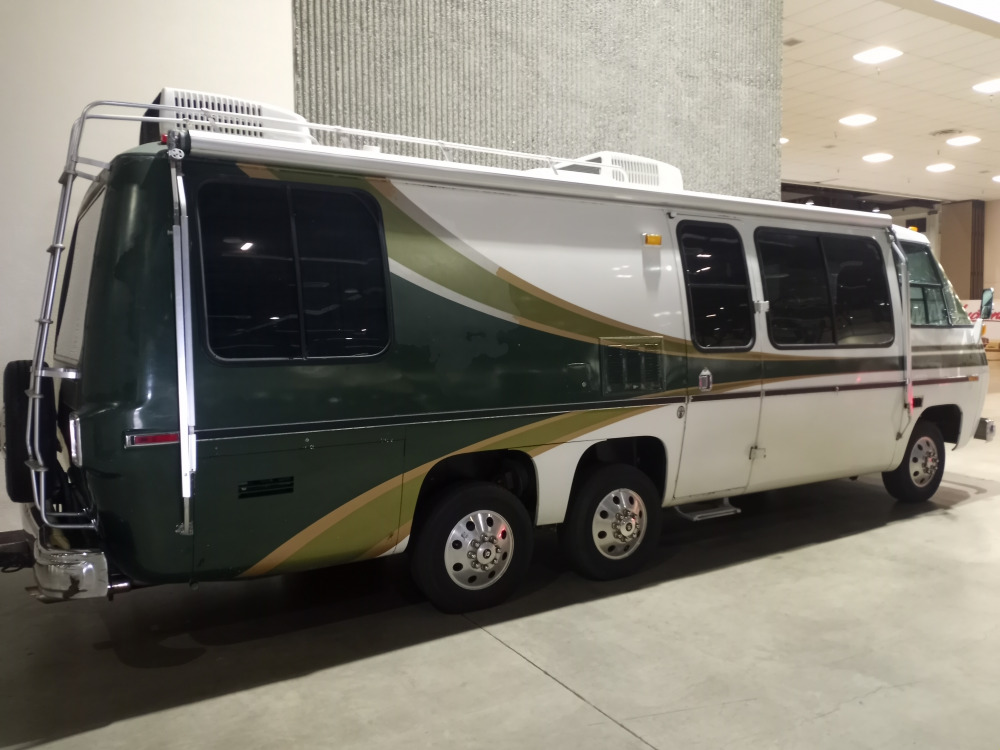 #512 - 1977 GMC Motorhome | MAG Auctions