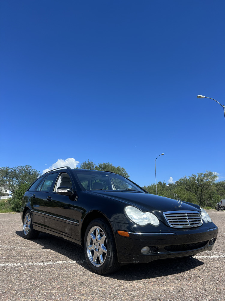 #220 - 2002 Mercedes-Benz C320 Wagon | MAG Auctions