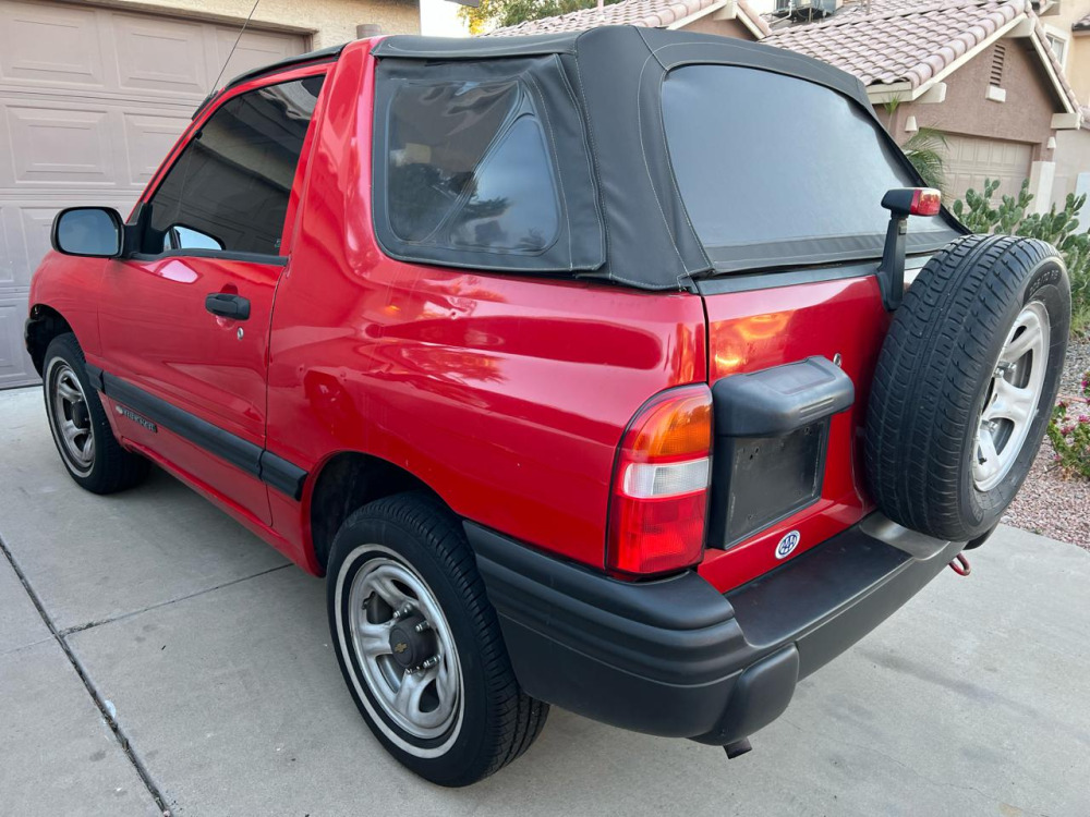 #110 - 2000 Chevrolet Tracker SUV | MAG Auctions