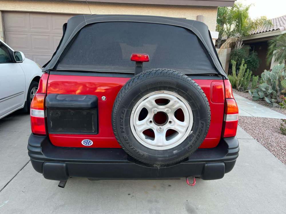 #110 - 2000 Chevrolet Tracker SUV | MAG Auctions