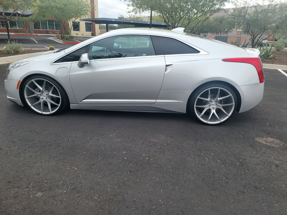 #234 - 2014 Cadillac ELR | MAG Auctions
