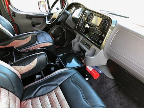 #442 - 2007 Freightliner M2-Business Class Extreme Super Truck | MAG ...