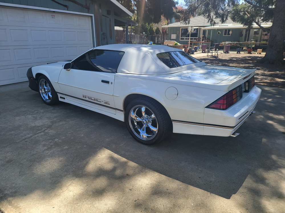 #135 - 1988 Chevrolet Camaro Iroc Z28 Convertible | MAG Auctions