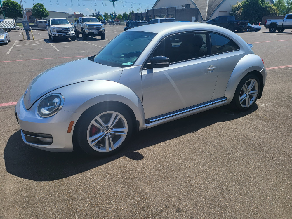 #127 - 2012 Volkswagen Beetle | MAG Auctions