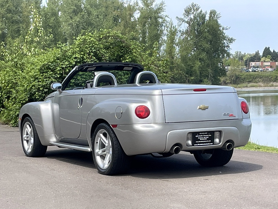 #189 - 2004 Chevrolet SSR Truck | MAG Auctions