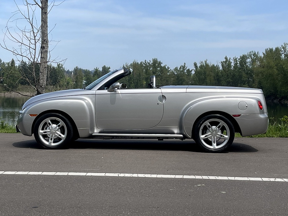 #189 - 2004 Chevrolet SSR Truck | MAG Auctions