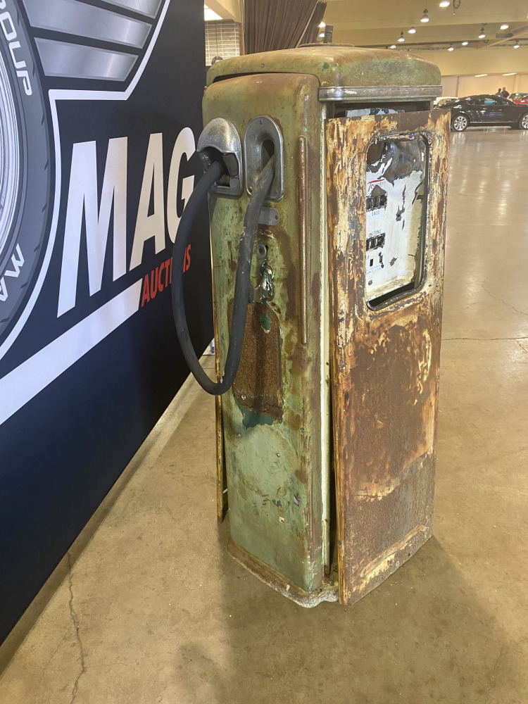#M015 - Tokheim Gas Pump | MAG Auctions