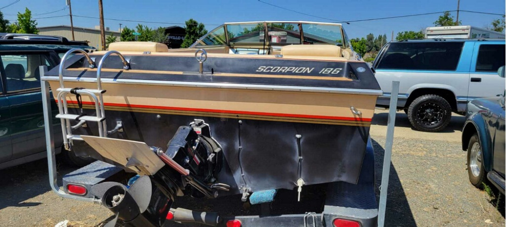 #615 - 1984 Chris Craft Custom Runabout Ski boat w/ Lot 615A | MAG Auctions