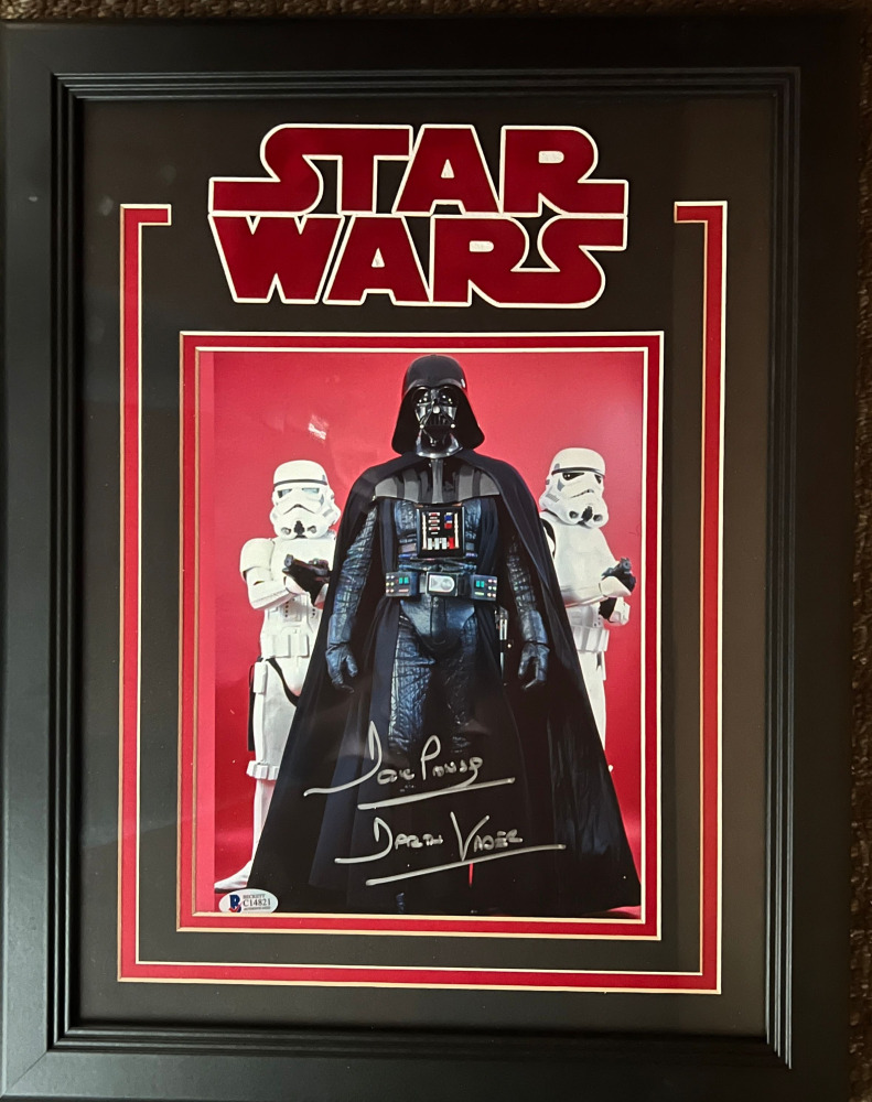 #M032 - Star Wars David Prowse signed photo | MAG Auctions