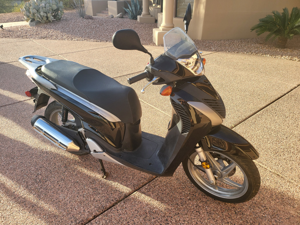 #308 - 2010 Honda SH150i motor scooter | MAG Auctions