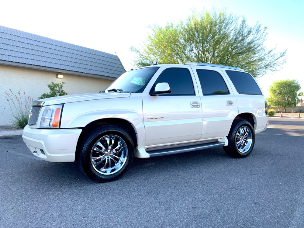 #109 - 2004 Cadillac Escalade | MAG Auctions
