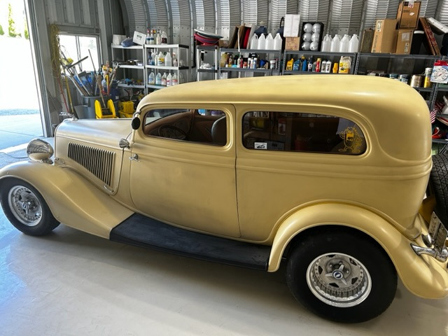 #137 - 1934 Ford 5 Window sedan | MAG Auctions