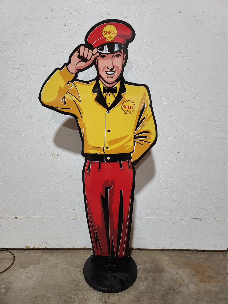 #M128 - Shell Gas Attendant | MAG Auctions