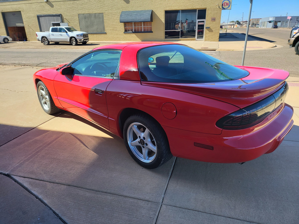 #351 - 1996 Pontiac Formula Firebird Ram Air WS6 | MAG Auctions