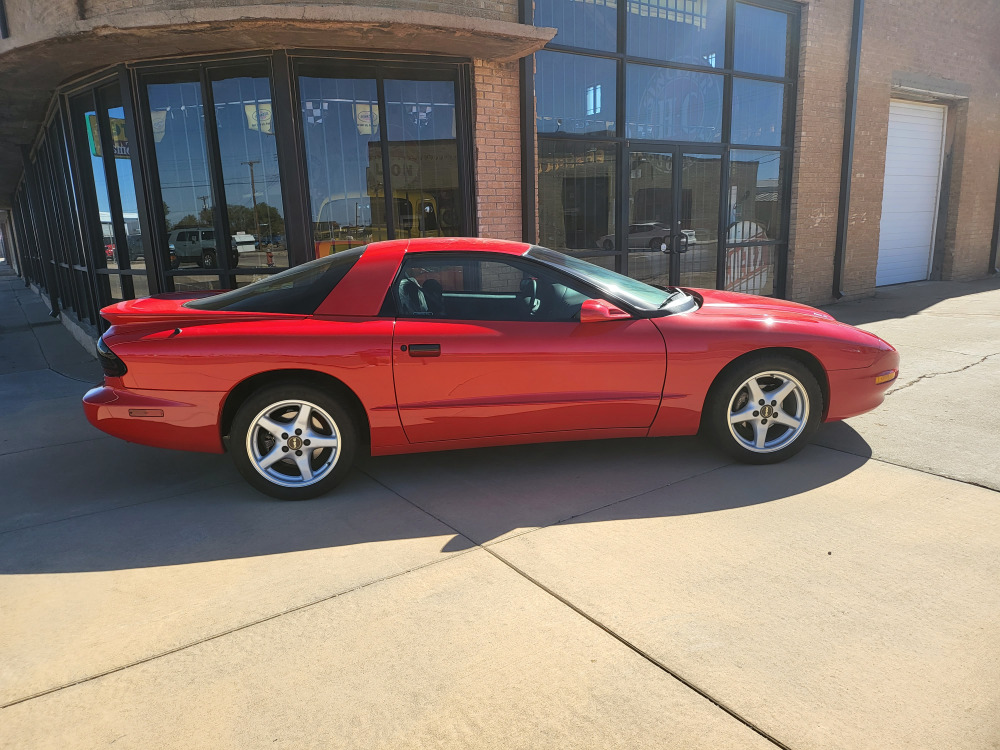 #351 - 1996 Pontiac Formula Firebird Ram Air WS6 | MAG Auctions