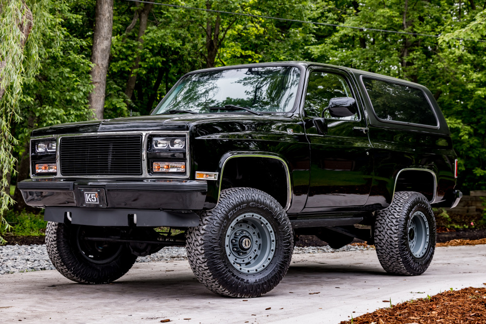 #594 - 1989 GMC Jimmy Resto-Mod | MAG Auctions