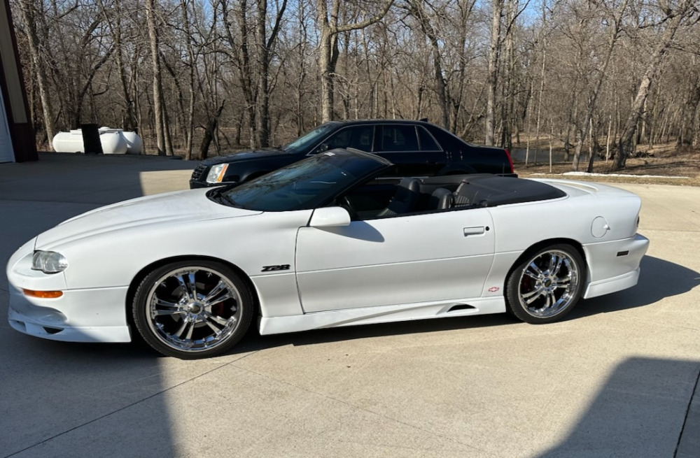 #334 - 2000 Chevrolet Camaro Z28 Convertible | MAG Auctions