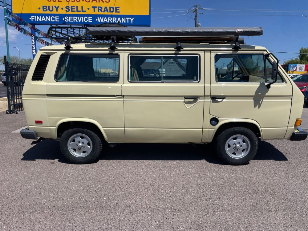 #331 - 1981 Volkswagen Bus/Vanagon Kombi Van | MAG Auctions