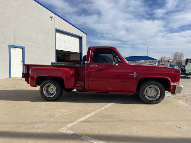 #318R - 1986 Chevrolet C10 resto stepside pickup | MAG Auctions