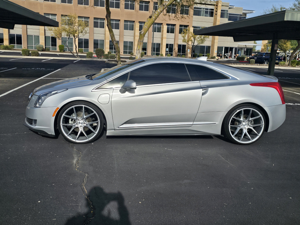 #155 - 2014 Cadillac ELR Coupe | MAG Auctions
