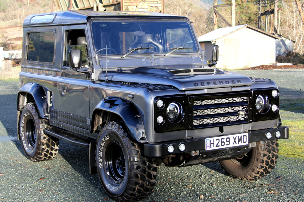 #365 - 1990 Land Rover Defender 90 4x4 Wagon Custom | MAG Auctions