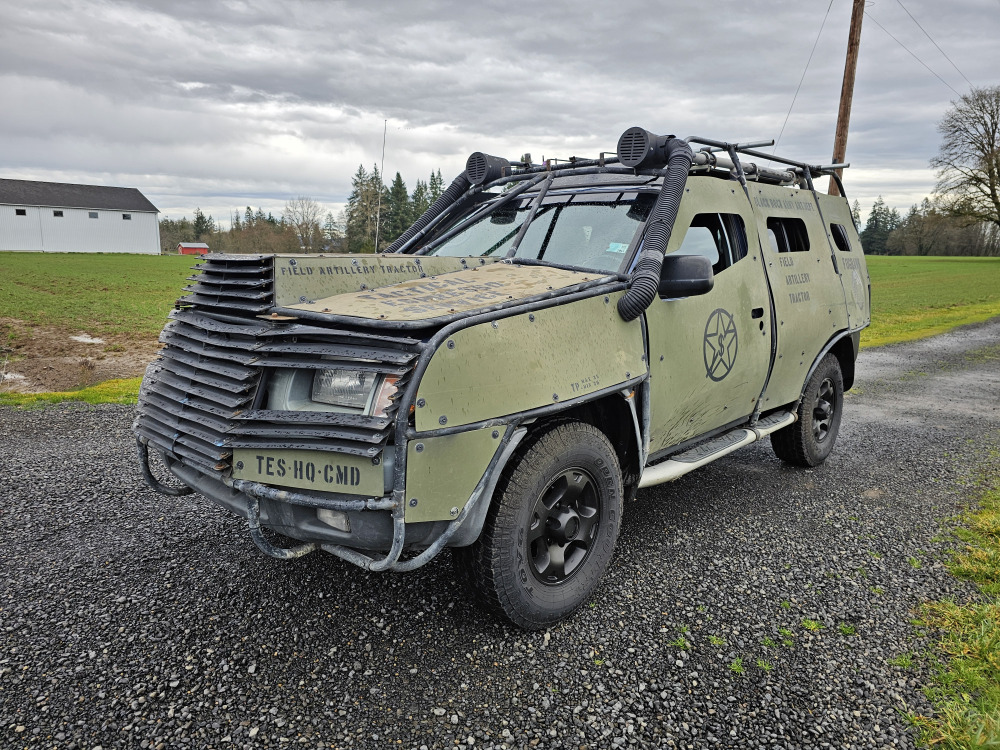 #643 - 2000 Nissan Xterra custom | MAG Auctions