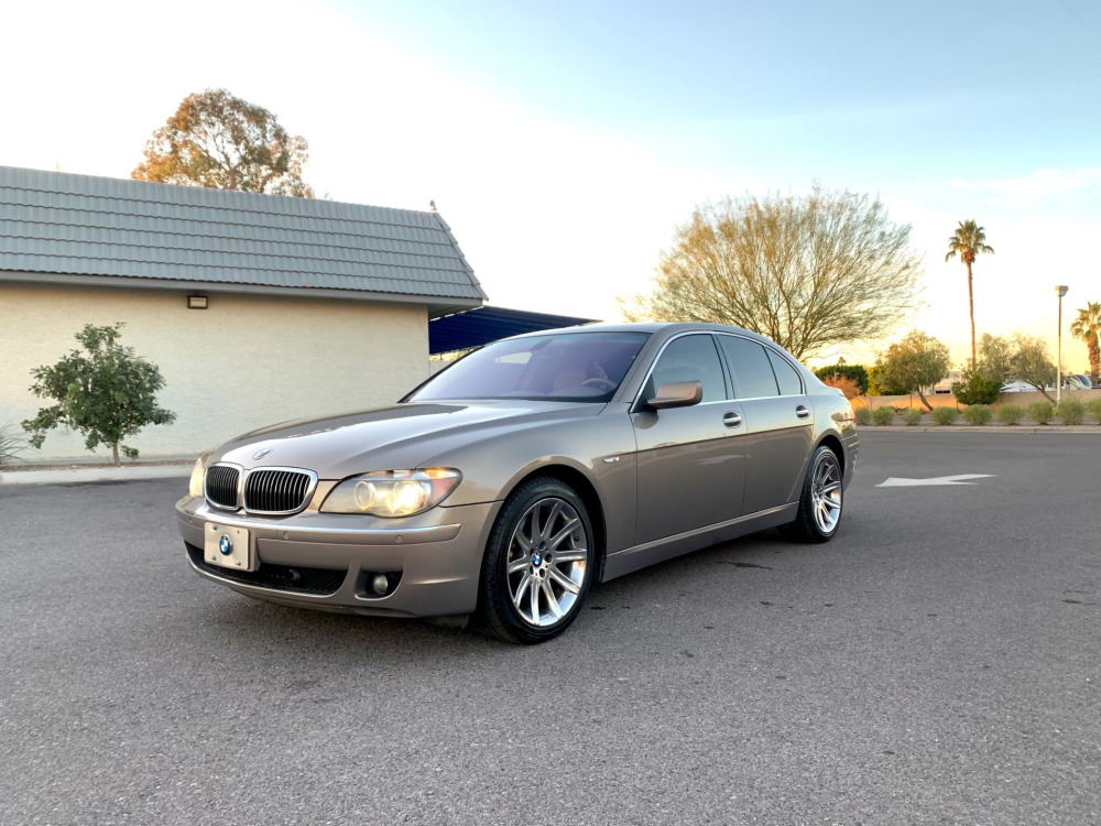 #215 - 2006 BMW 750i | MAG Auctions