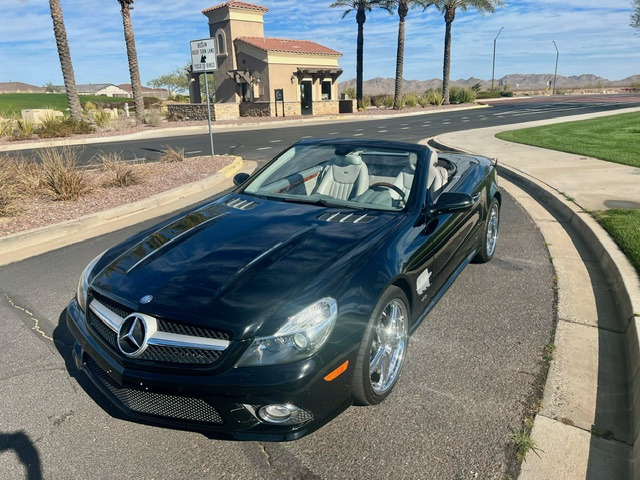 #319 - 2009 Mercedes-Benz SL 600 Convertible | MAG Auctions