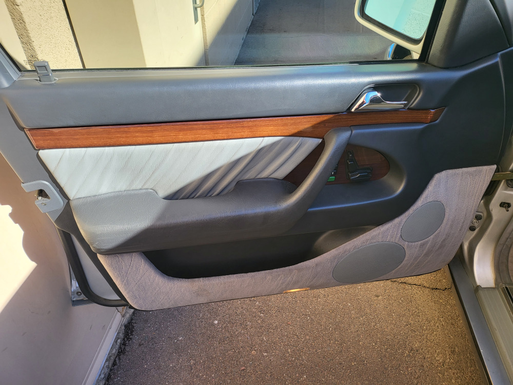 #238 - 1995 Mercedes-Benz S 320 | MAG Auctions