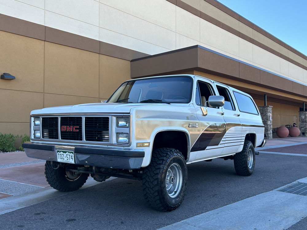 #658 - 1987 GMC Suburban SUV | MAG Auctions