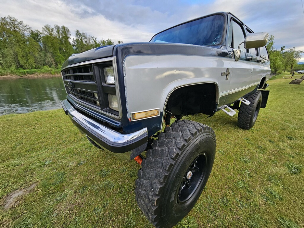 #293 - 1986 Chevrolet Suburban K10 SUBURBAN SUV | MAG Auctions