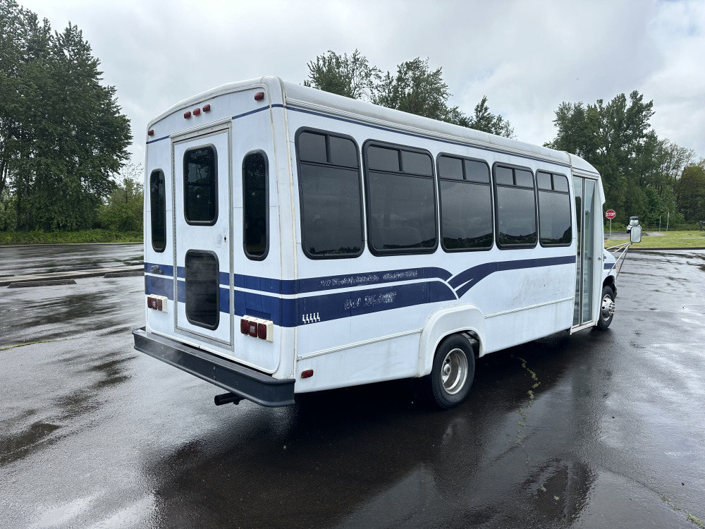 #122 - 1997 Ford E450 Econoline Shuttle Bus 34K MILES !! | MAG Auctions