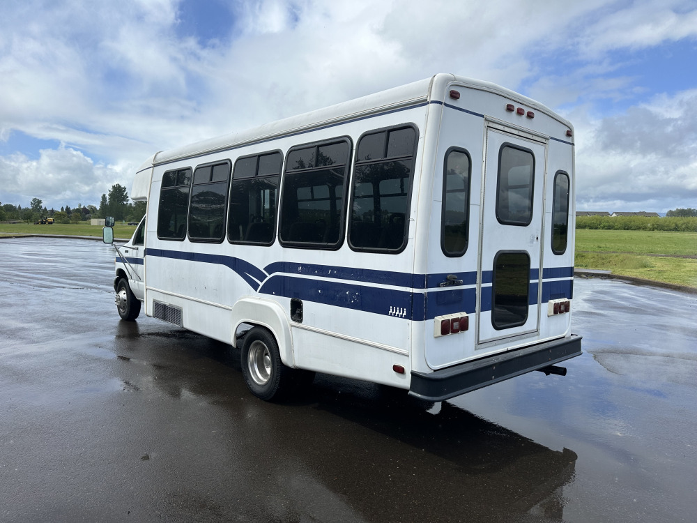 #122 - 1997 Ford E450 Econoline Shuttle Bus 34K MILES !! | MAG Auctions
