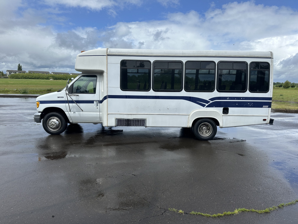 #122 - 1997 Ford E450 Econoline Shuttle Bus 34K MILES !! | MAG Auctions