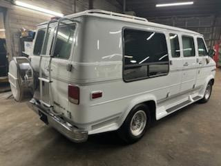 #342 - 1994 GMC 2500 Vandura Regency Conversion Van | MAG Auctions
