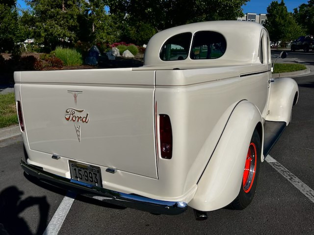 #567 - 1938 Ford UTE Custom Street Rod | MAG Auctions