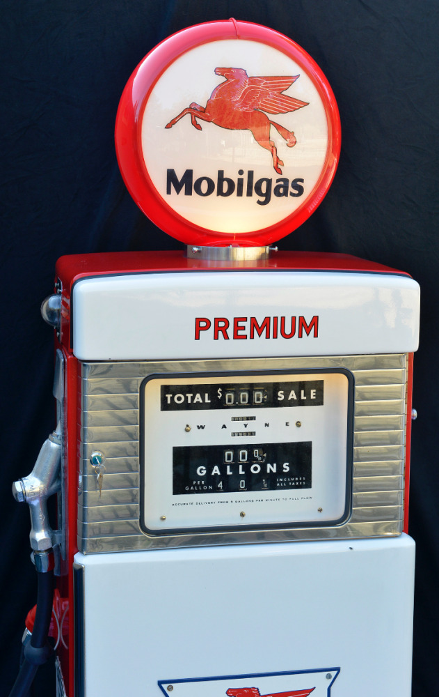 #M105 - Restored 1950’s Wayne Mobilgas Gas Pump | MAG Auctions