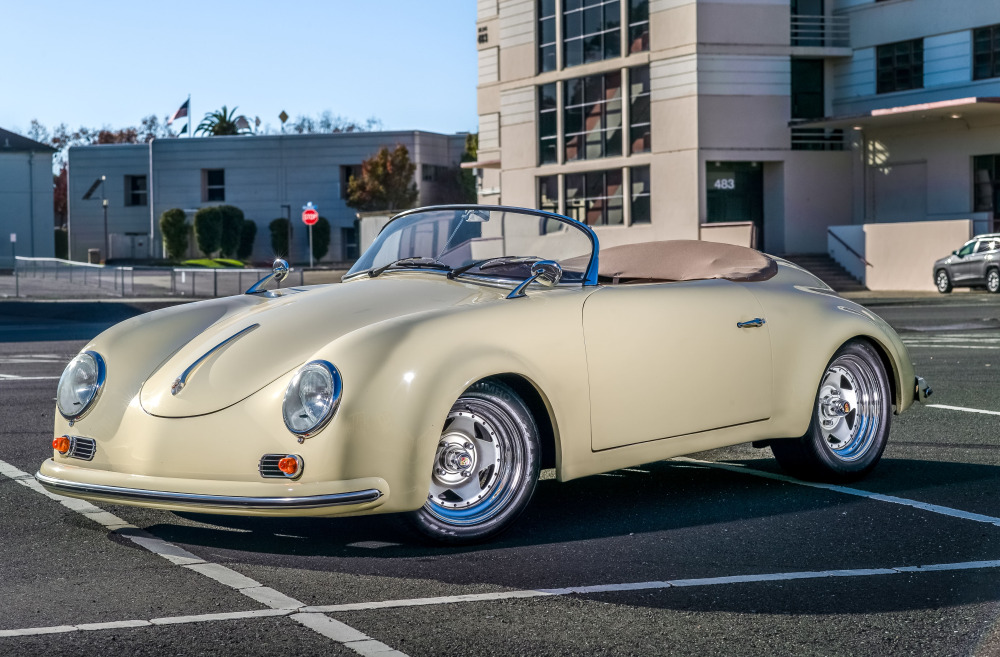 #328 - 1974 Volkswagen Custom Roadster (Speedster replica) | MAG Auctions