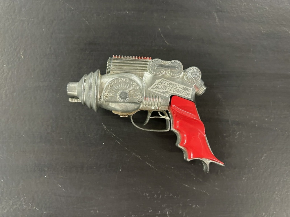 #M204 - "Atomic Disintegrator" Toy Gun | MAG Auctions