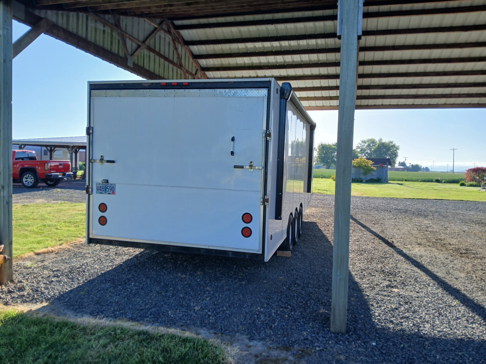 #536 - 2015 Apache 22' Enclosed car trailer | MAG Auctions