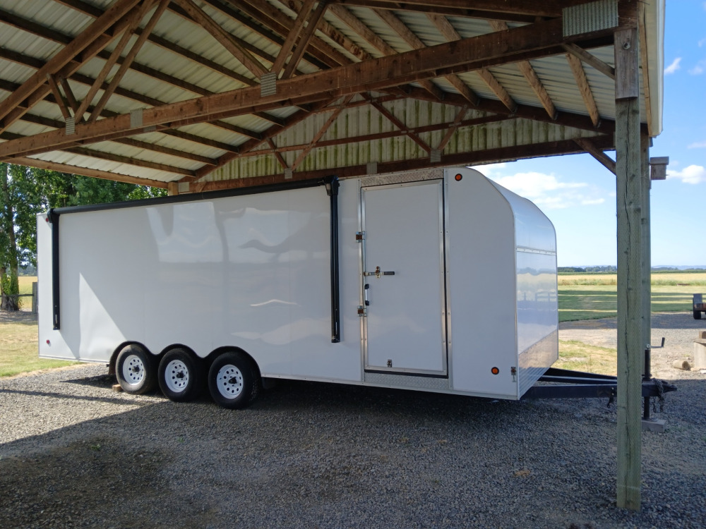 #536 - 2015 Apache 22' Enclosed car trailer | MAG Auctions